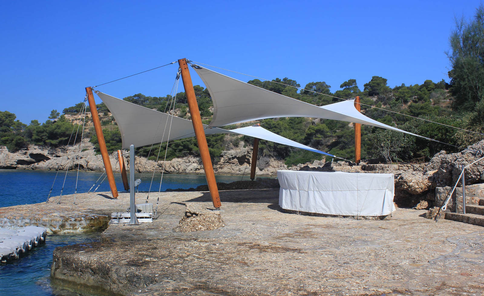 Tensile shade for seaside resort - Fabric Architecture Magazine